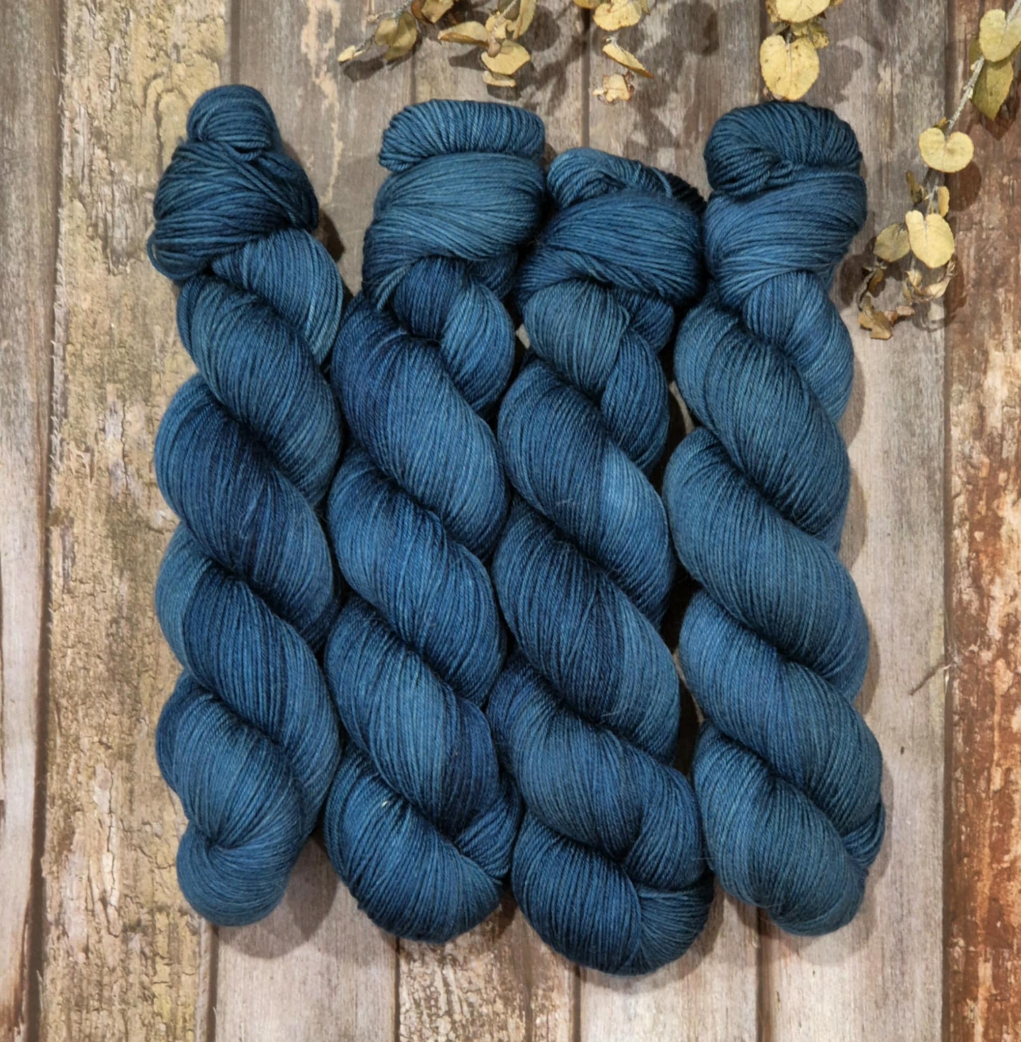 Venetus (Ethereal 4ply) (V)